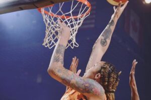 7 WNBA Players that Can Dunk (With Videos)